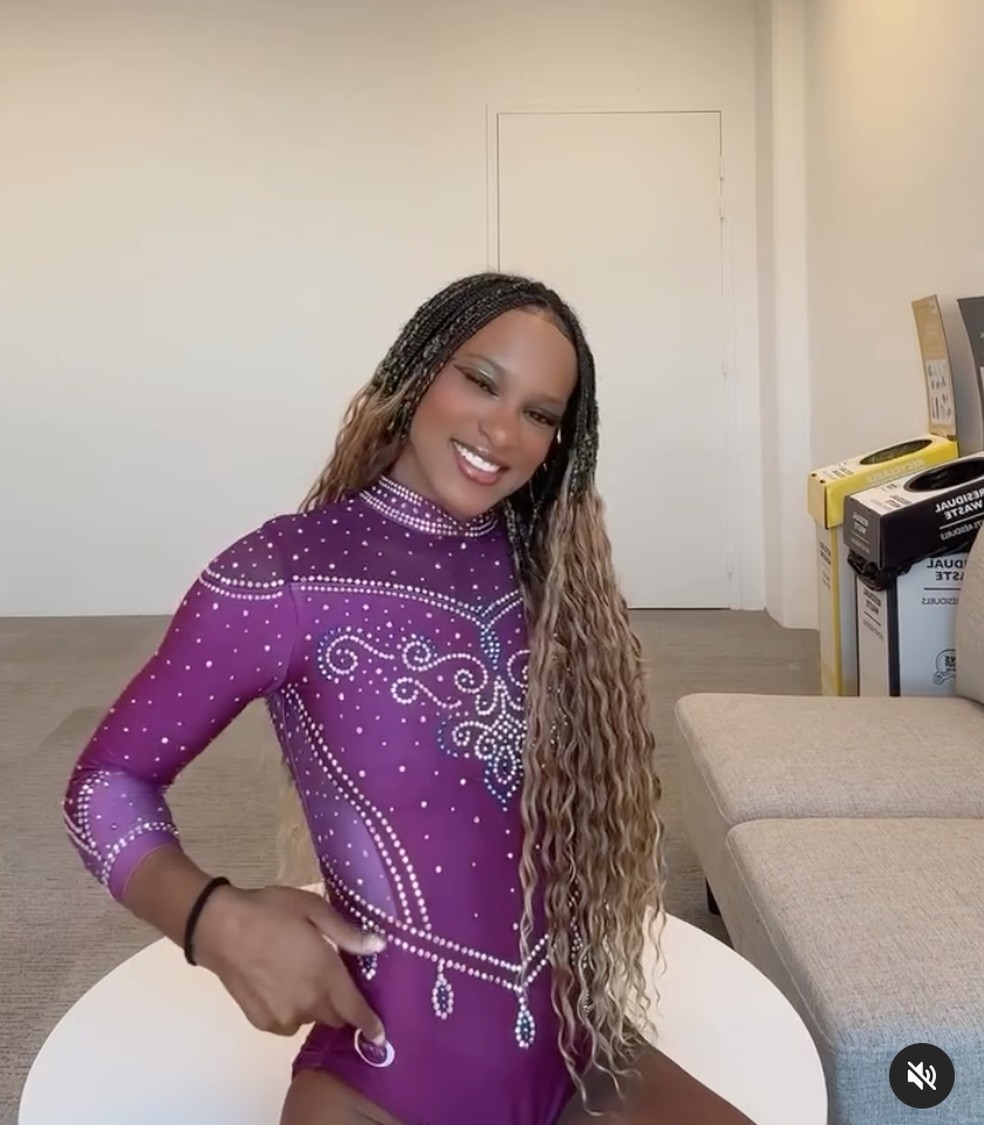 Engajada! Rebeca Andrade exibe collants das Olimpíadas e bate 10 ...