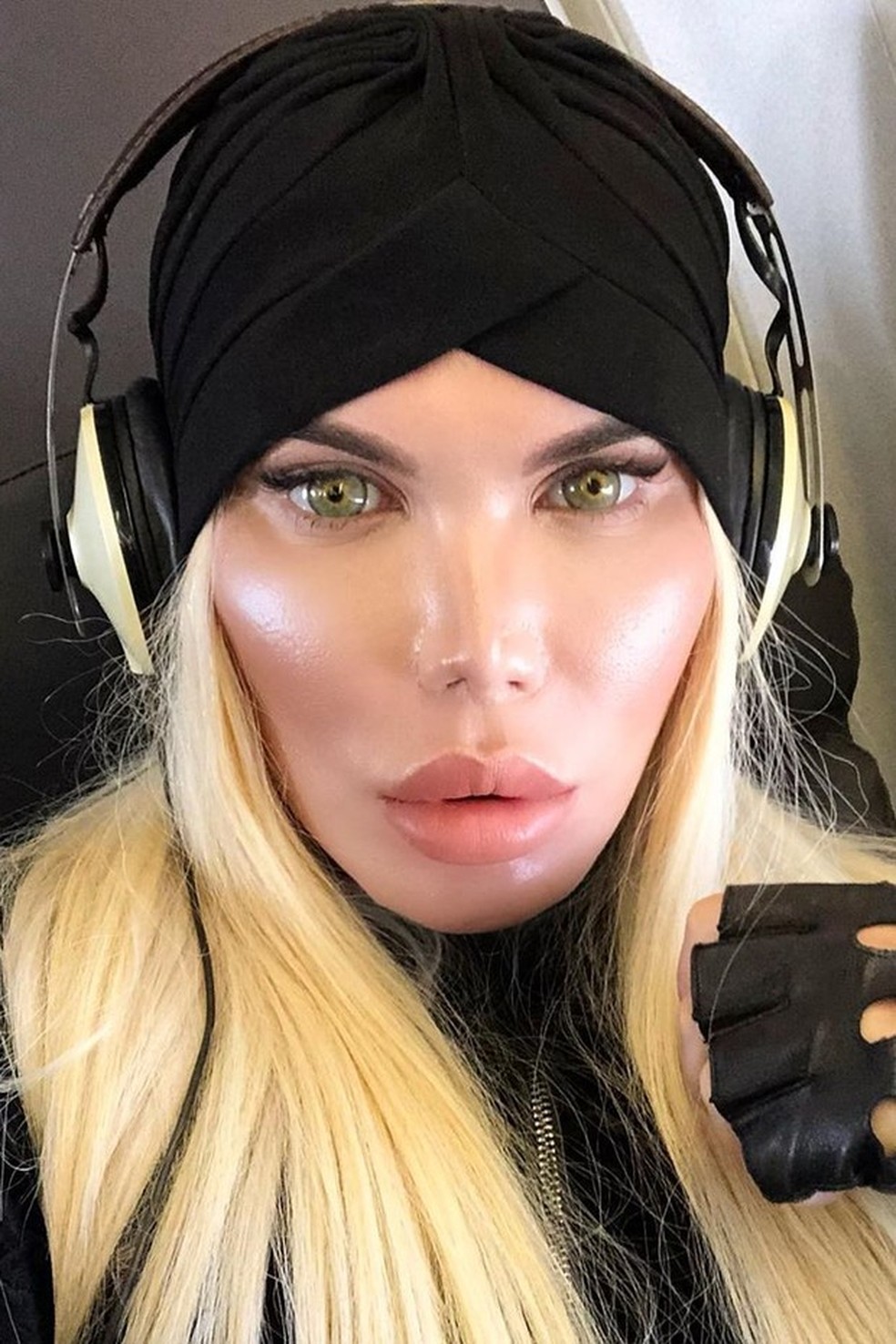 Ken Humano aparece de cabelos longos e visual feminino: 'Barbie?'