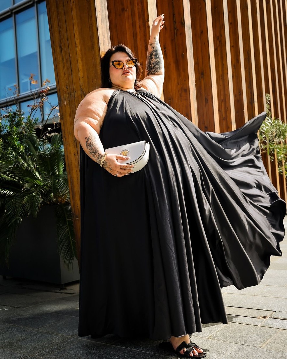 Thais Carla abre álbum de fotos em Milão e arranca elogios dos internautas