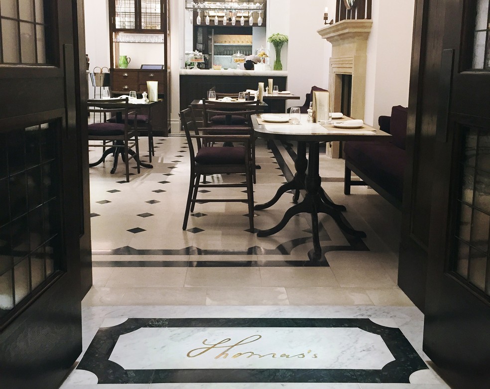 Burberry inaugura café na flagship store de Londres