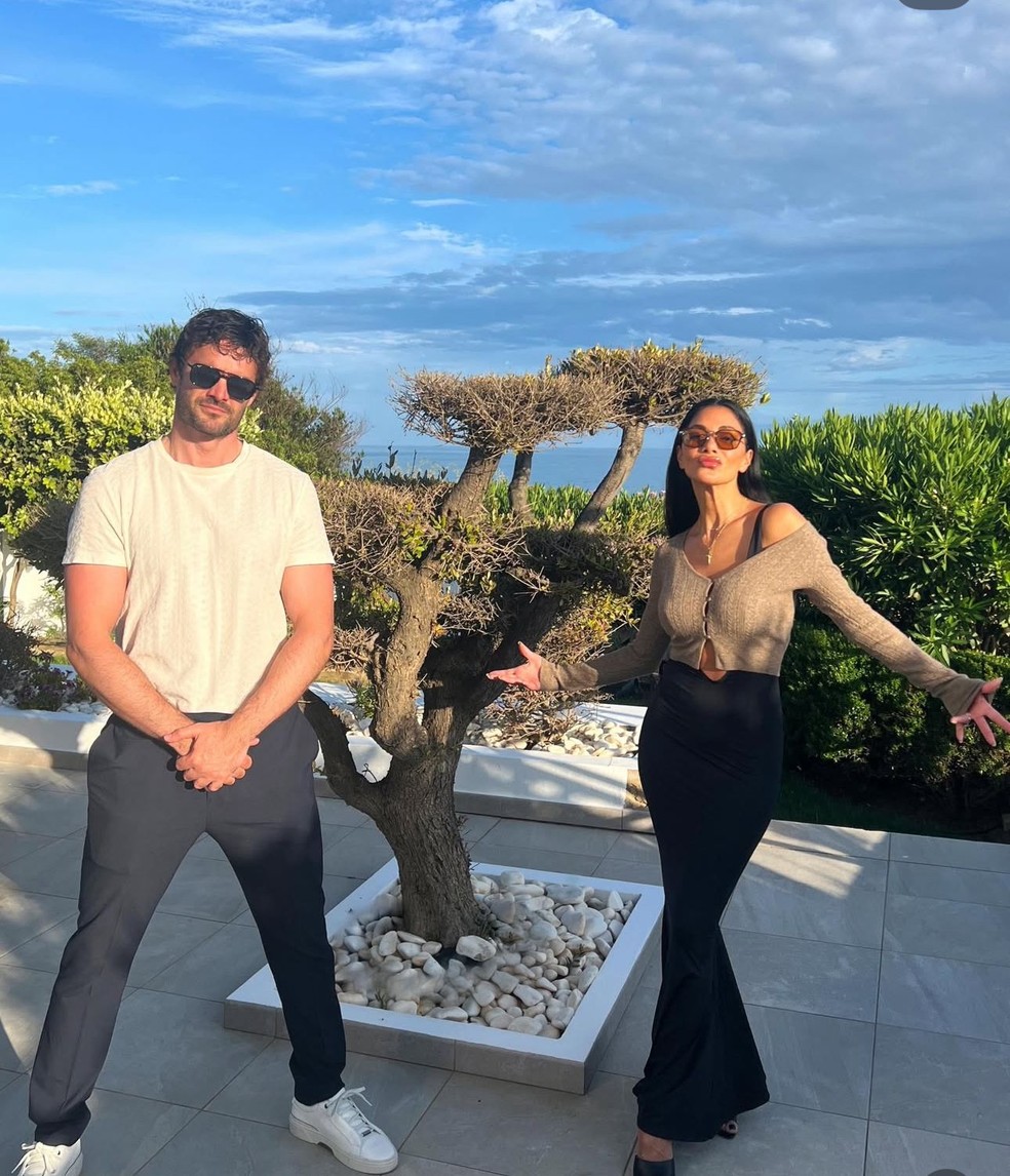 Nicole Scherzinger faz homenagem de aniversário ao namorado, Thom Evans