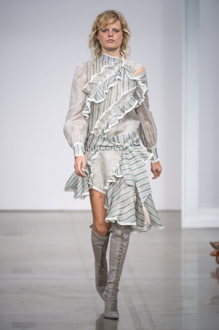 Zimmermann atualiza o boho com alfaiataria