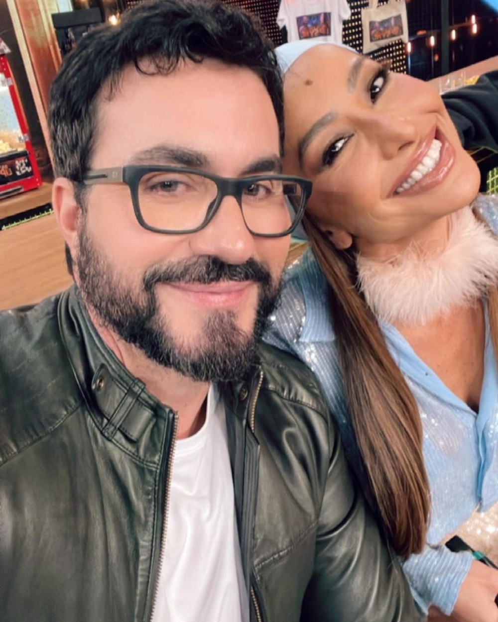 Sabrina Sato faz homenagem de aniversário para Padre Fábio de Melo