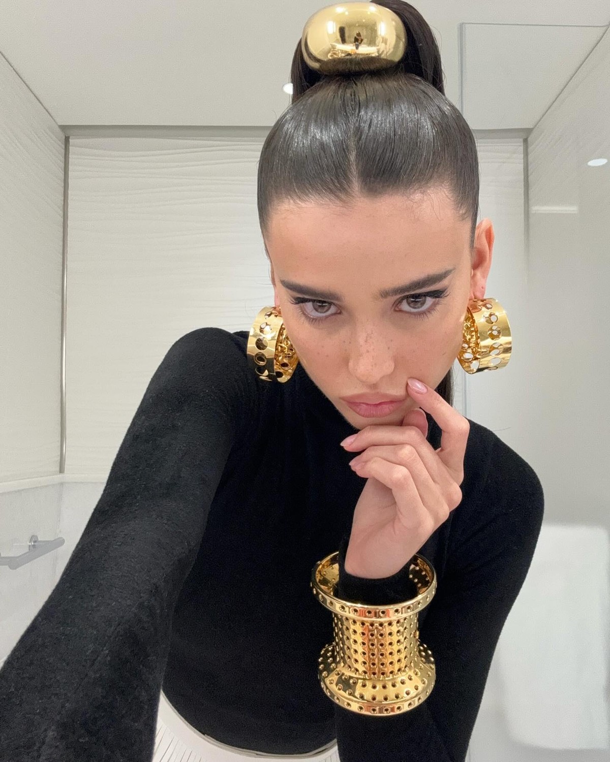 Pony cuff: o elástico de cabelo de metal é o novo acessório tendência ...