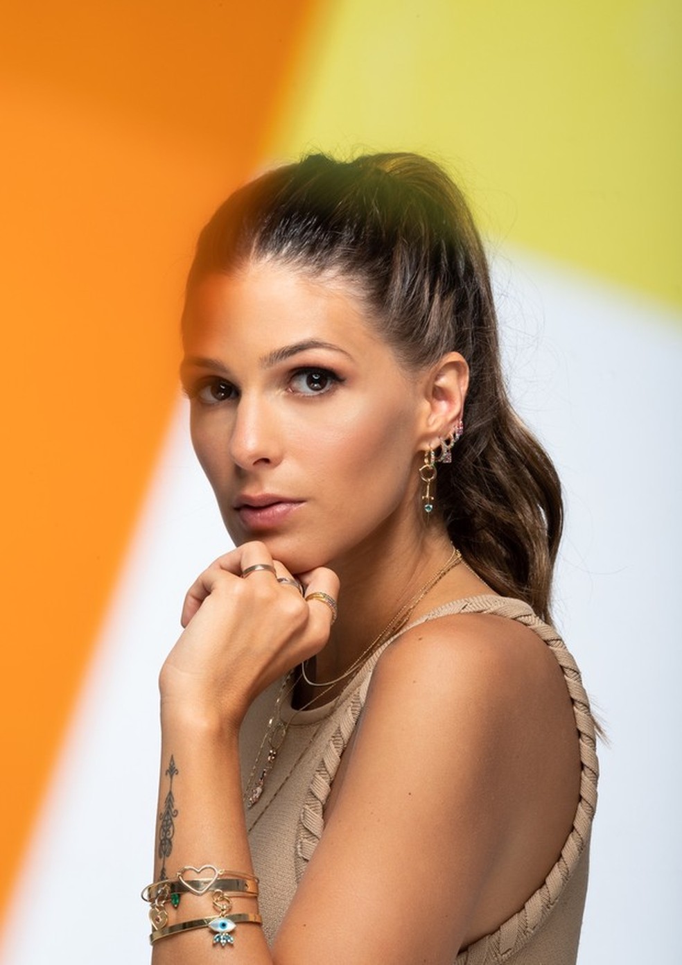 Charms! Carolina Neves lança coleção perfeita para as festas de fim de ano