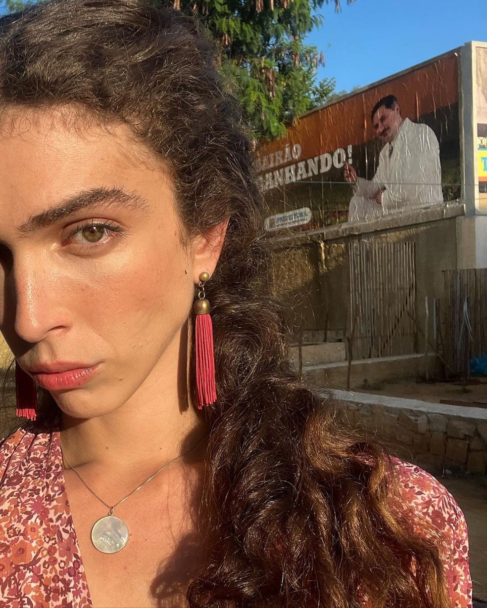 Jade Sassará abre álbum dos bastidores de 'Mar do Sertão'