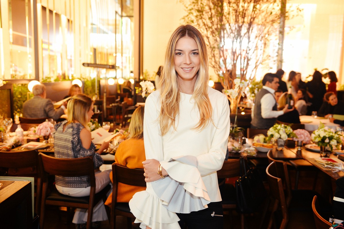 Lala Rudge lança coleção de verão 2017 com almoço no shopping Iguatemi