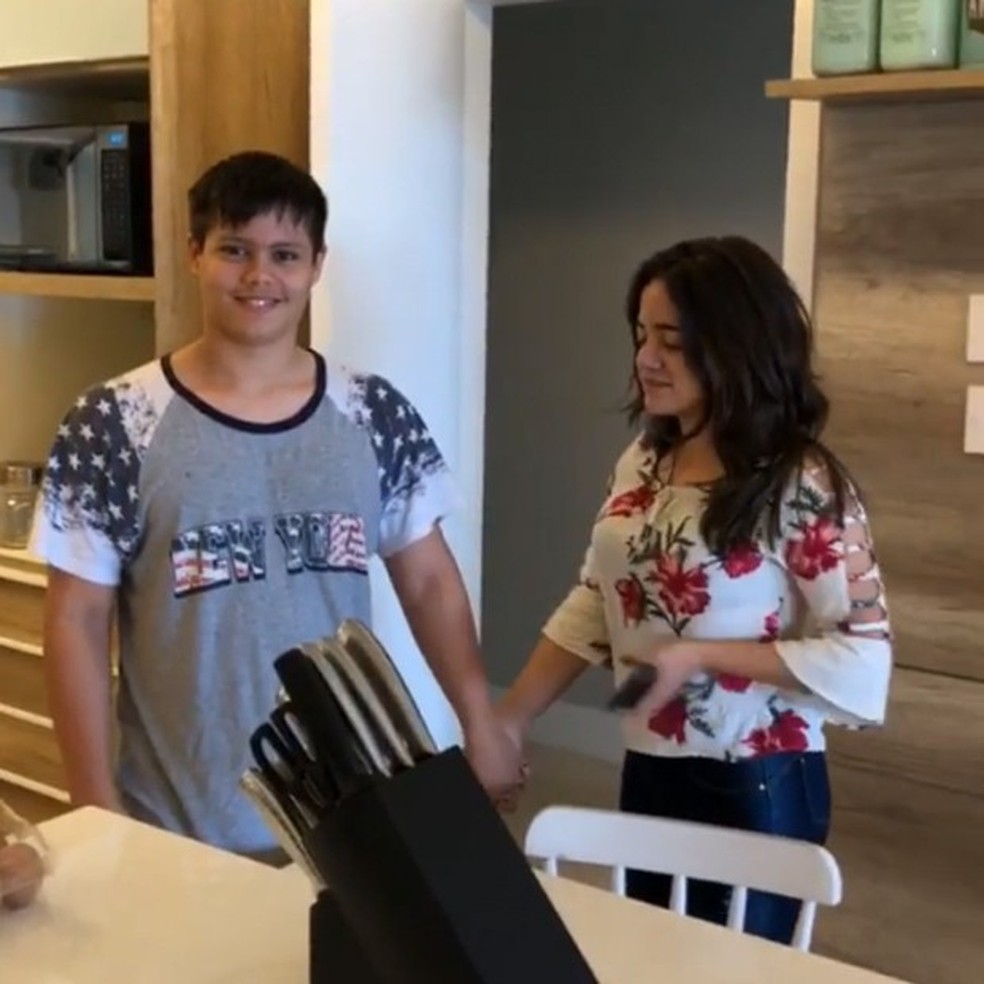 Mayra Cardi manda recado para admiradoras do filho Lucas: 'Tá namorando ...