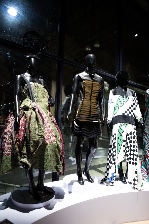 Confira os 50 nomes que participaram da exposição de moda do Vogue Celebra