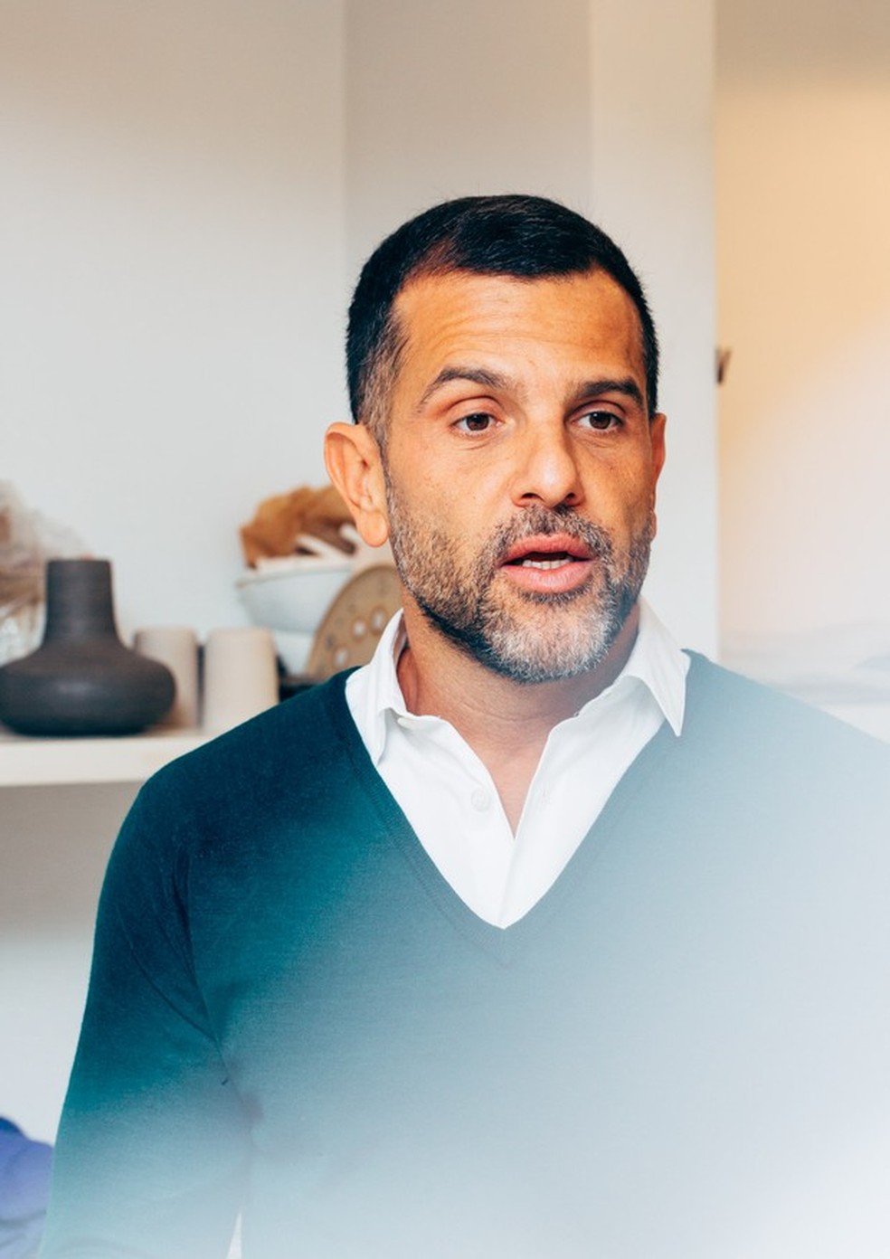 Owme expõe fotos de imersão na cerâmica artesanal para celebrar verão 2019