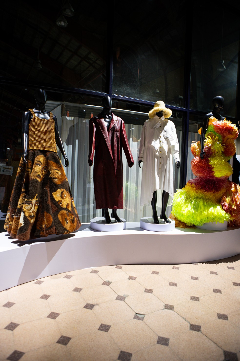 Confira os 50 nomes que participaram da exposição de moda do Vogue Celebra
