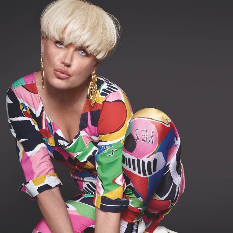 Exclusivo! Xuxa volta aos tempos de modelo em vídeo comemorativo