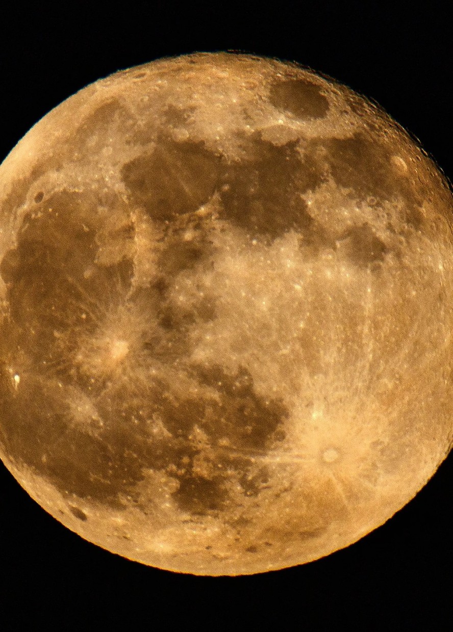 A maior Superlua em Áries do ano incentiva a resolução de problemas