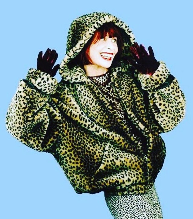 Inovadora e disruptiva: relembre os figurinos mais marcantes de Rita Lee