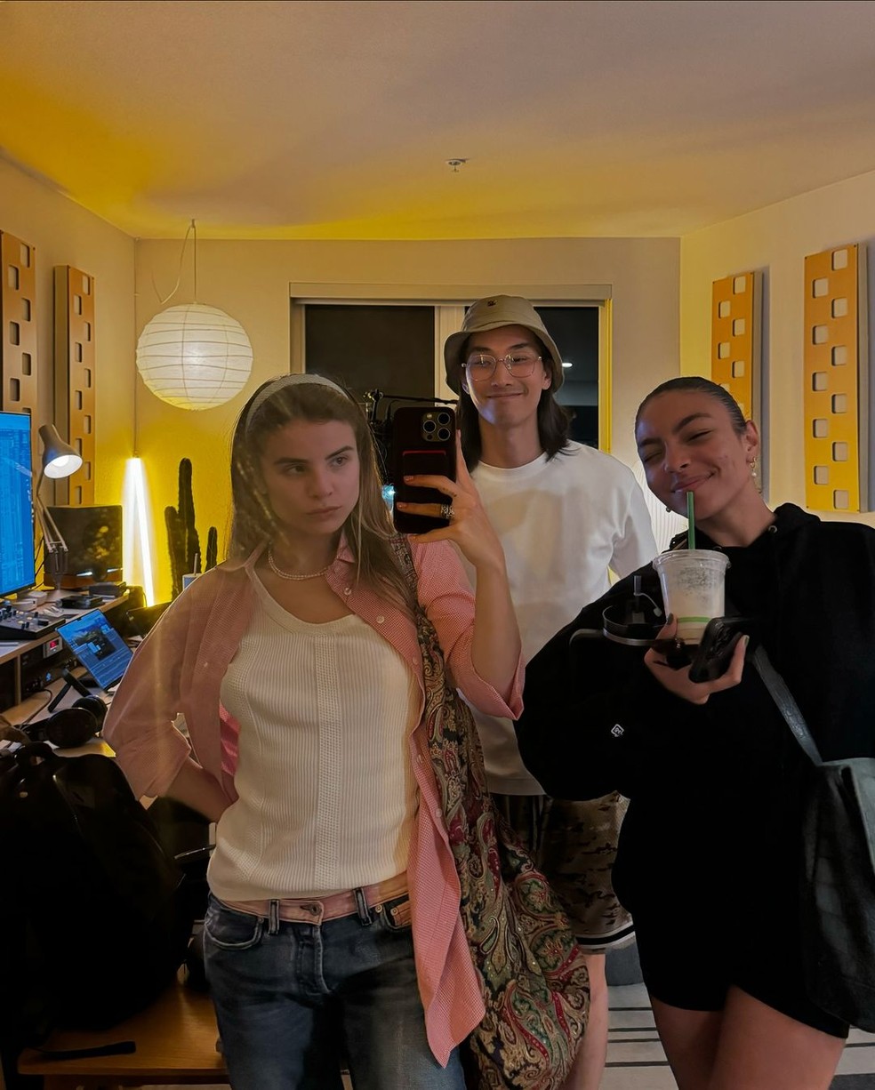 Giulia celebra aniversário de 25 anos após noivado com Conor Kennedy