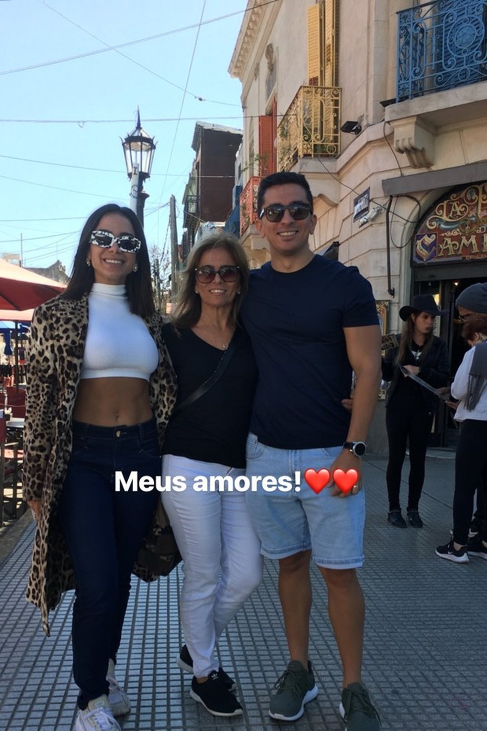Em Buenos Aires, Anitta curte dia livre de compromissos profissionais e ...