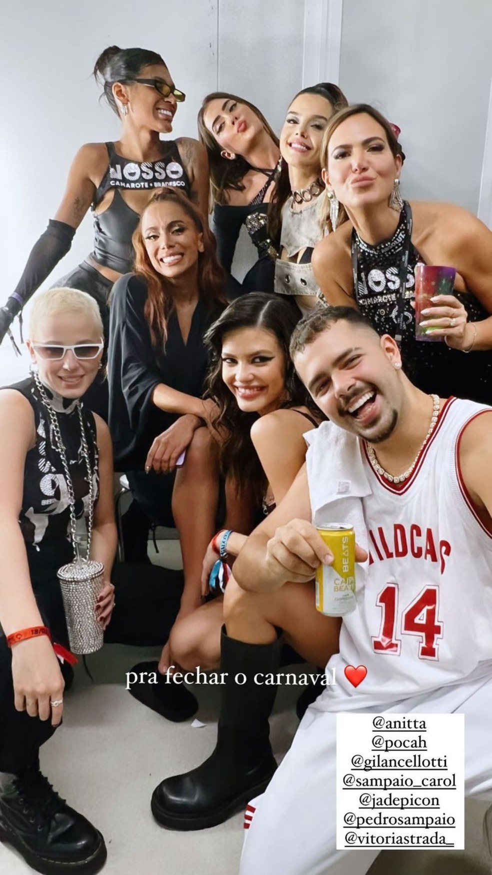 Marcella Rica mostra bastidor estrelado de seu Carnaval