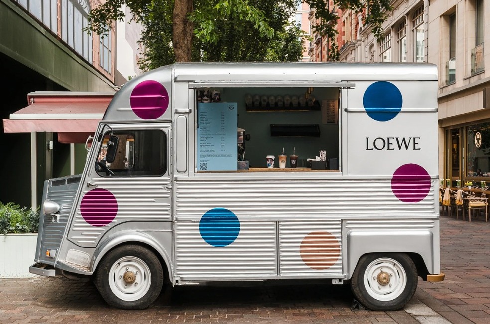Loewe comemora a icônica bolsa Puzzle com experiências em NY e Londres