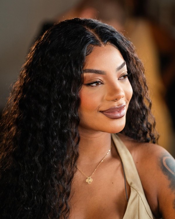 Ludmilla abre álbum de fotos de acontecimentos da semana e arranca ...