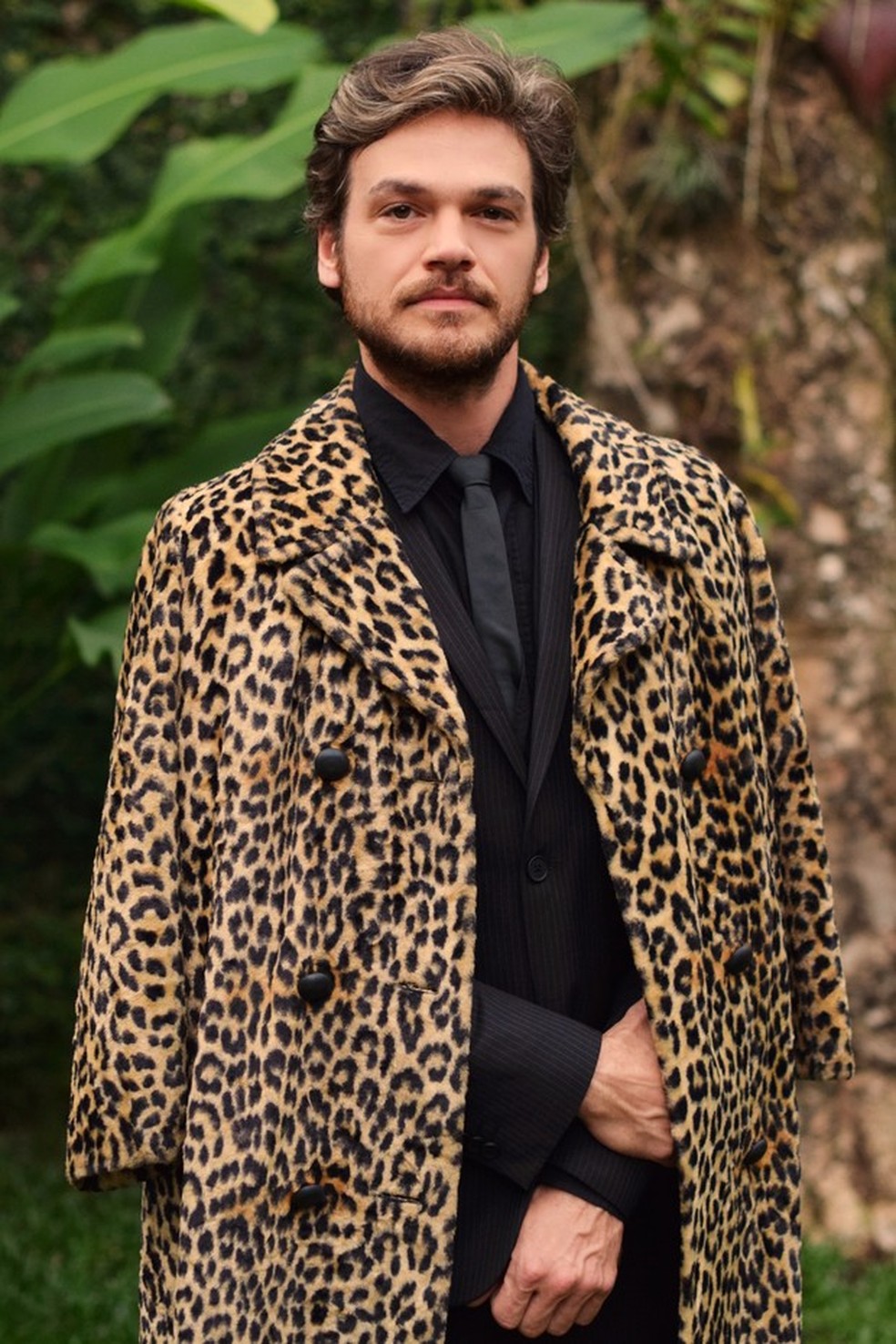 Carreira, sotaque e amor: um bate papo descontraído com Emílio Dantas