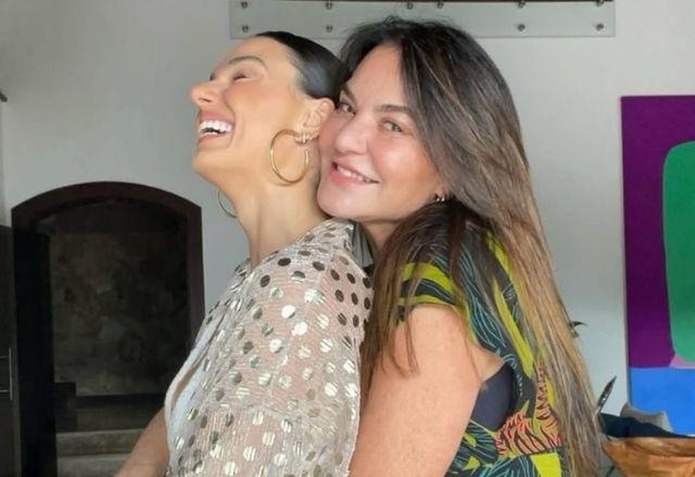 Isis Valverde faz homenagem de aniversário para a mãe, Rosalba