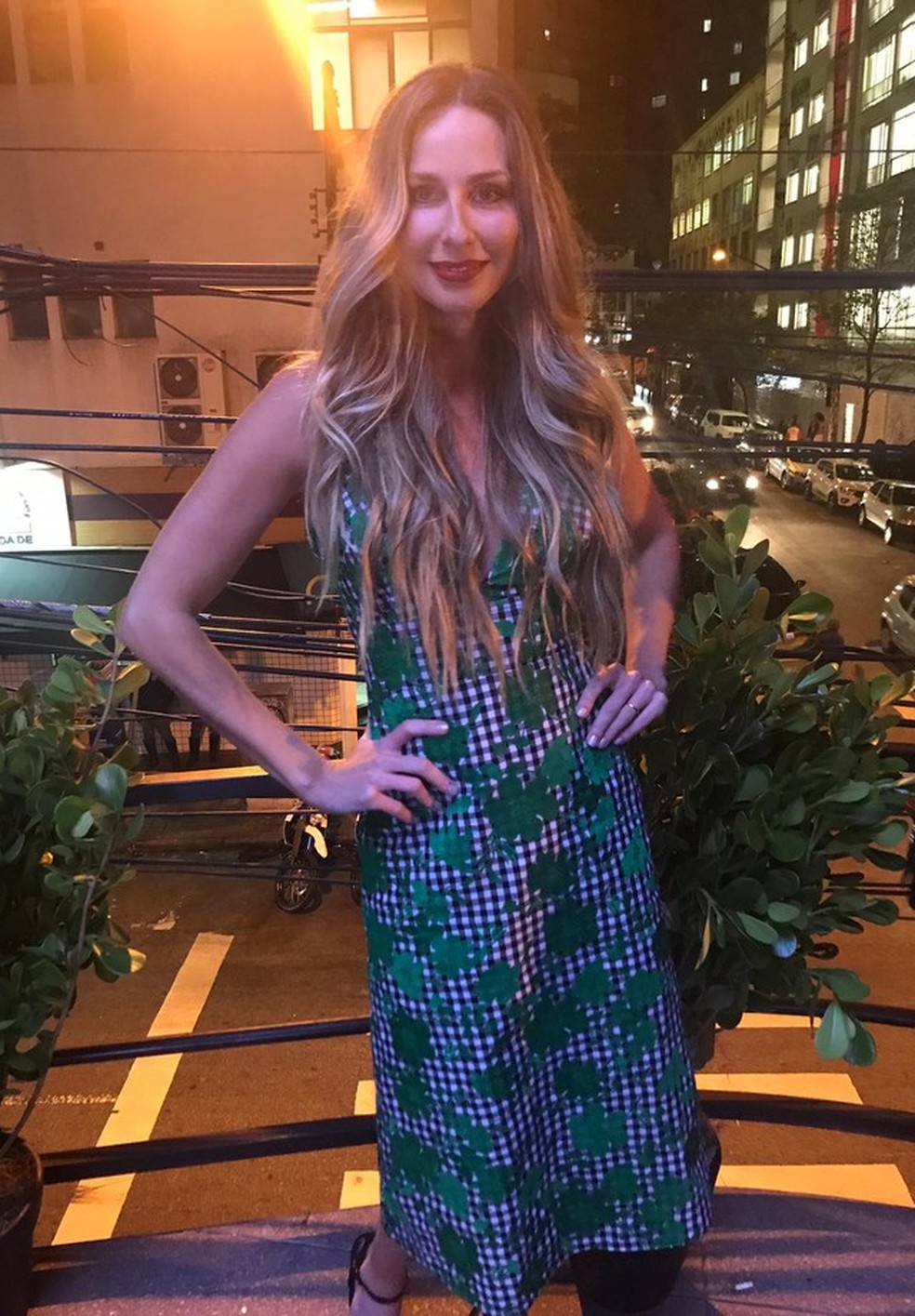 Mariana Weickert entrega que já está encomendando o segundo filho