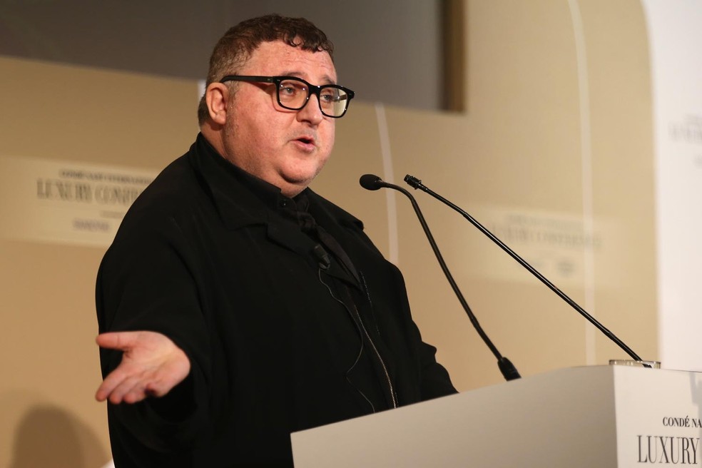 Alber Elbaz, Jeremy Scott e o respeito pela tradição no segundo dia da ...