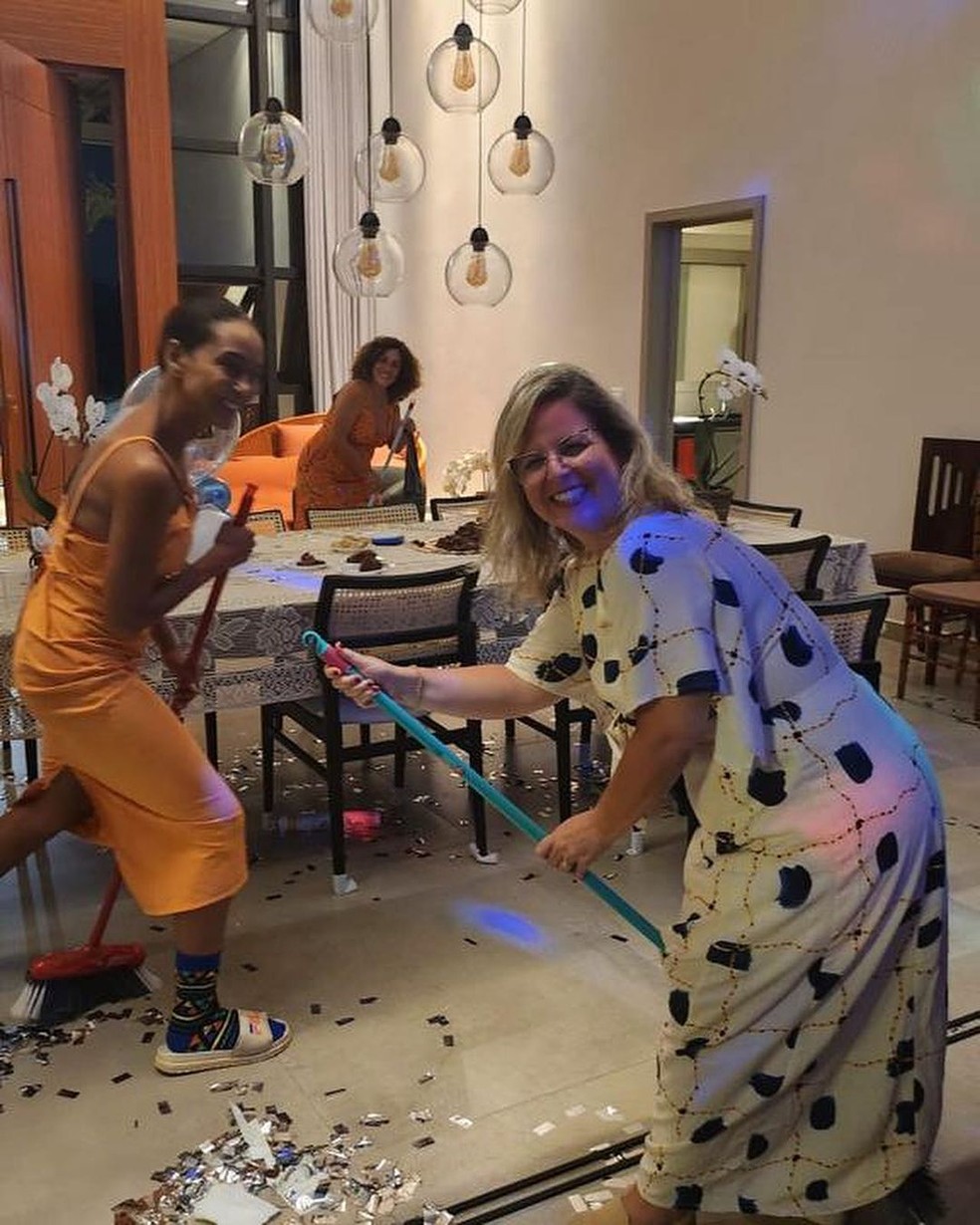 Taís Araújo Abre álbum De Fotos Do Mês De Outubro Celebridades Vogue