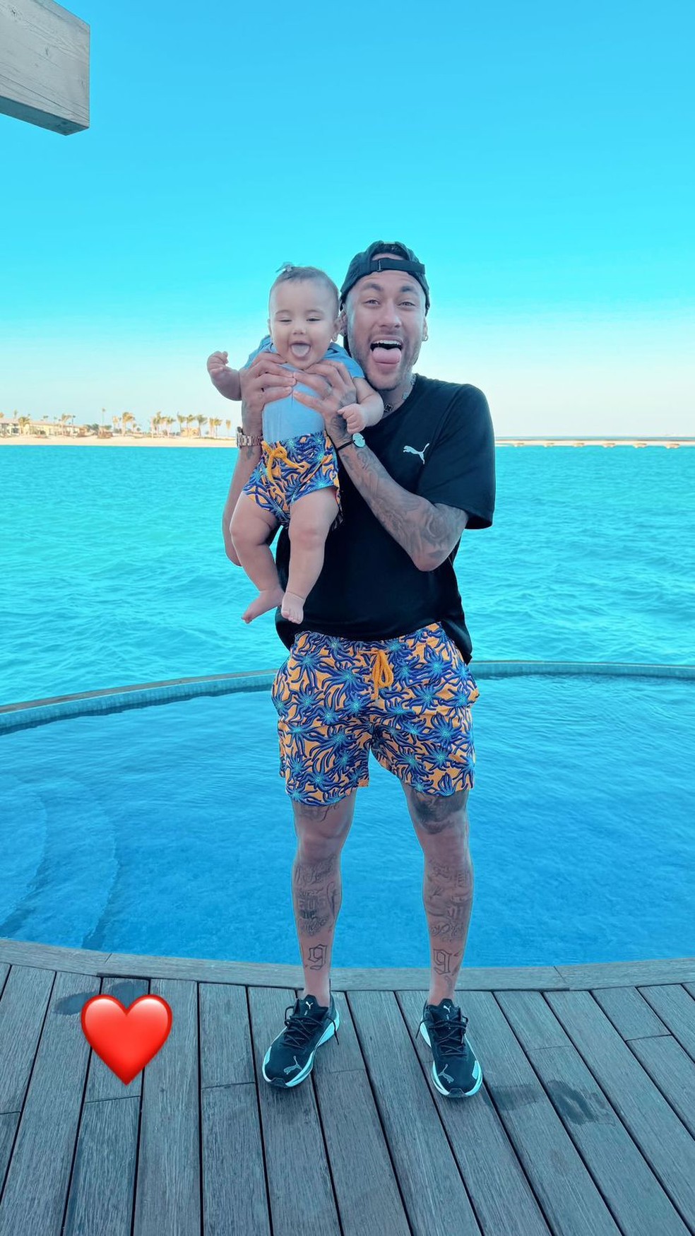 Neymar exibe novo clique encantador com Mavie