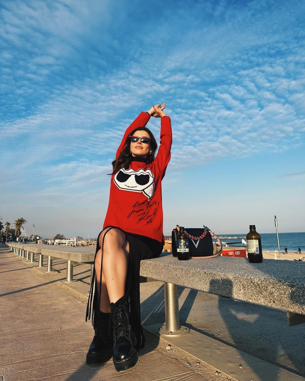 Giovanna Lancellotti abre álbum de viagem a Barcelona com Gabriel David