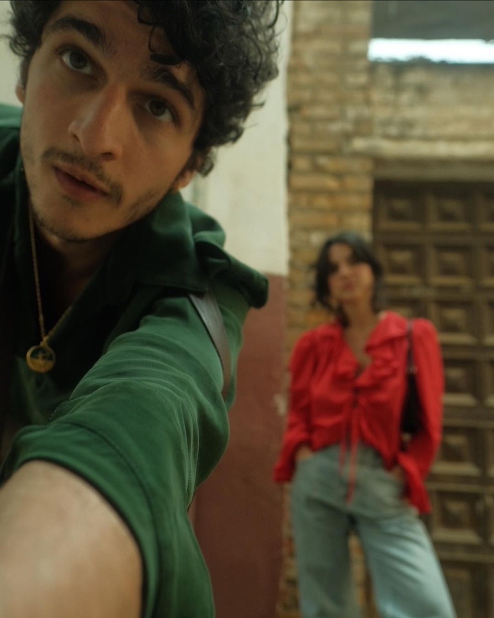 Manu Gavassi faz homenagem de aniversário para o namorado, Jullio Reis