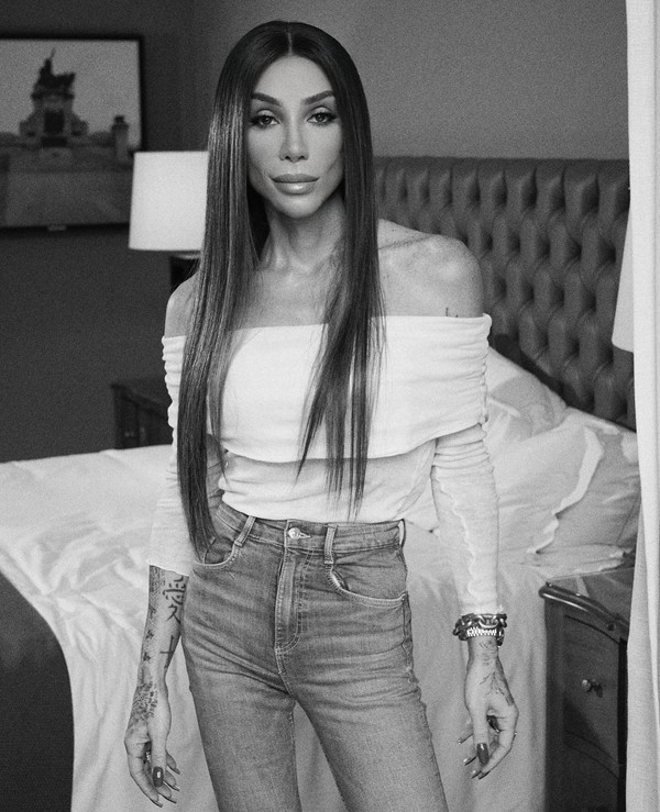 Maya Massafera posta novas fotos após redesignação de gênero