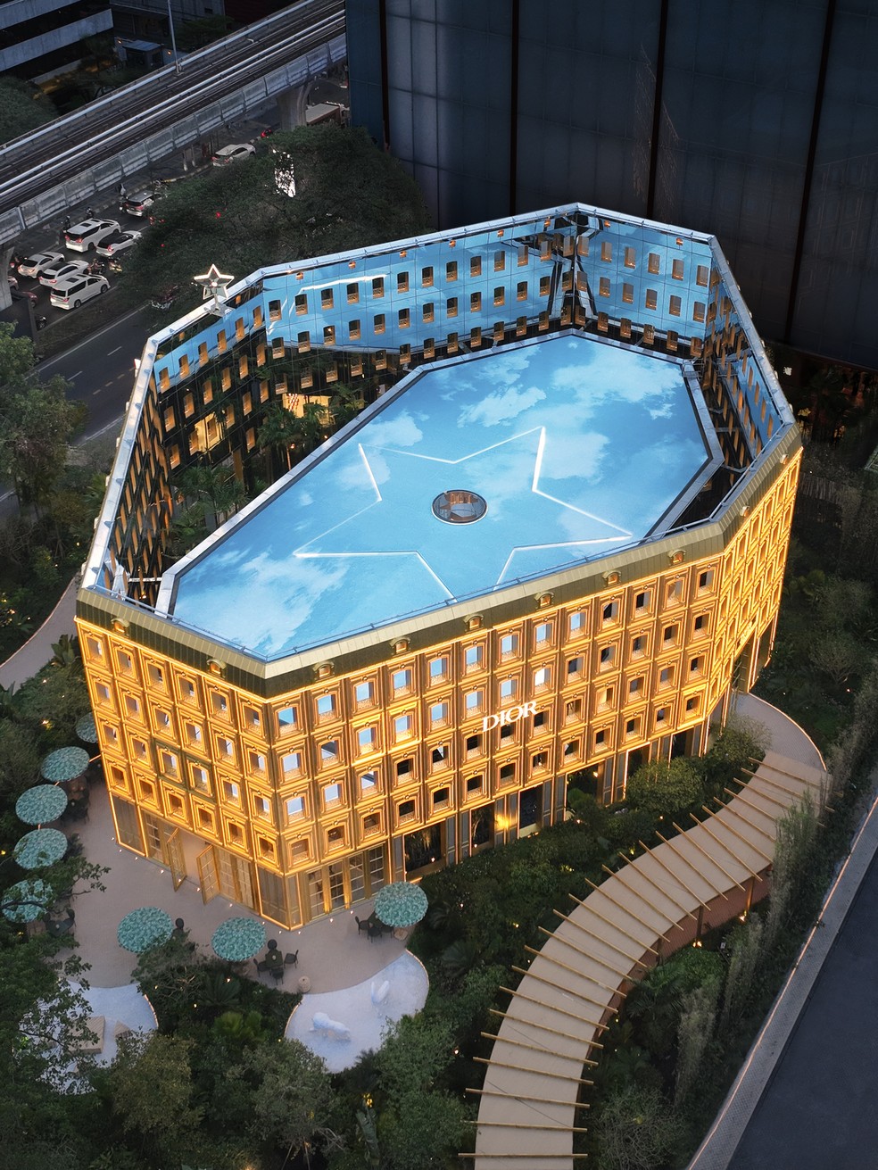 Dior Gold House: descubra detalhes sobre a nova loja conceito da grife ...