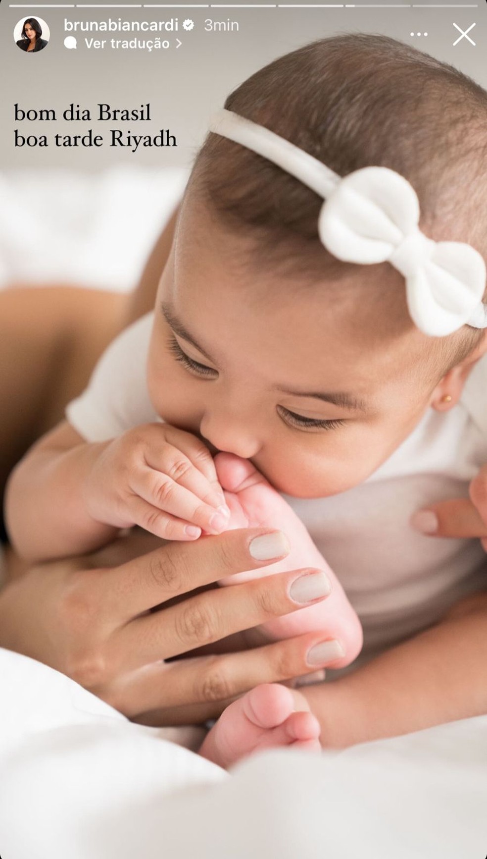 Bruna Biancardi exibe novo registro encantador de Mavie na Arabia Saudita