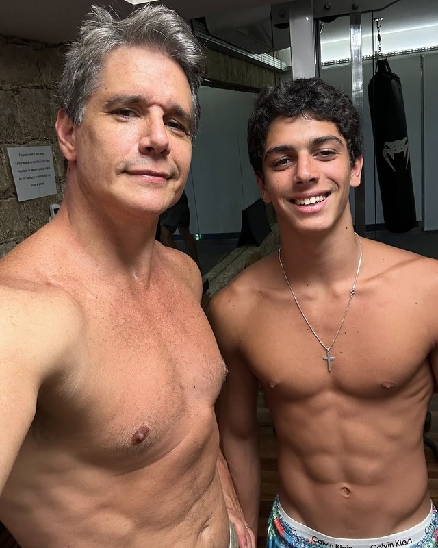 Marcio Garcia treina com filhos e motiva fãs: 'Não deixe a preguiça vencer'