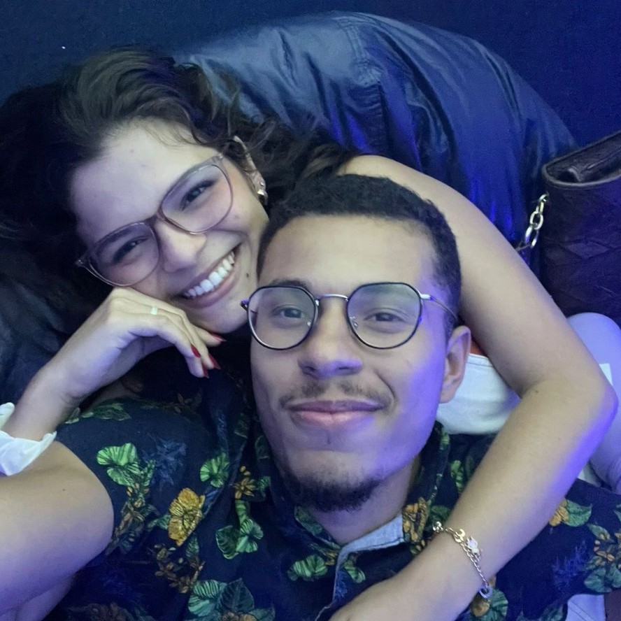 Luana, irmã de Bruna Marquezine, abre álbum com o namorado e se declara ...