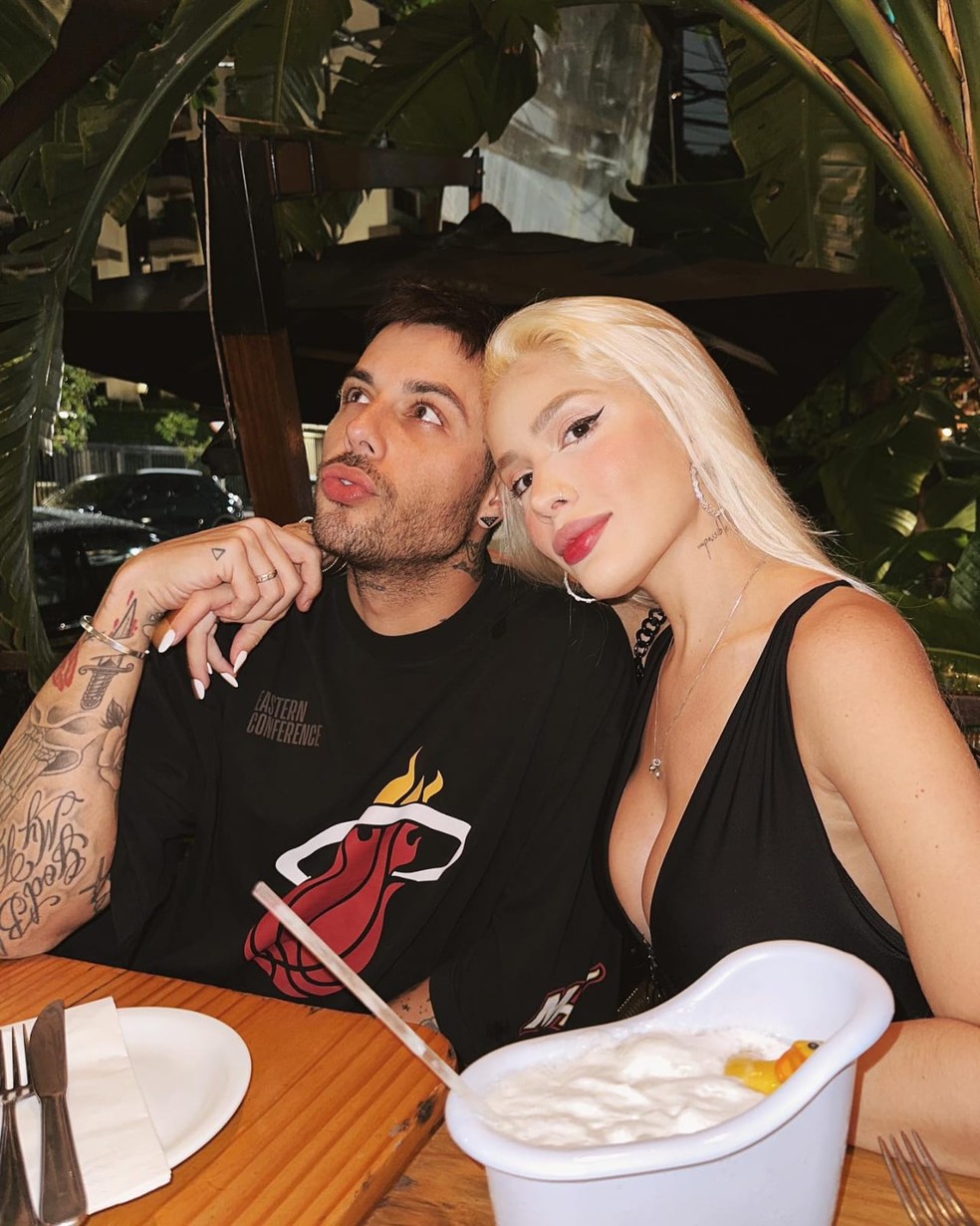 Karoline Lima celebra os 27 anos ao lado da filha e de Gui Araujo