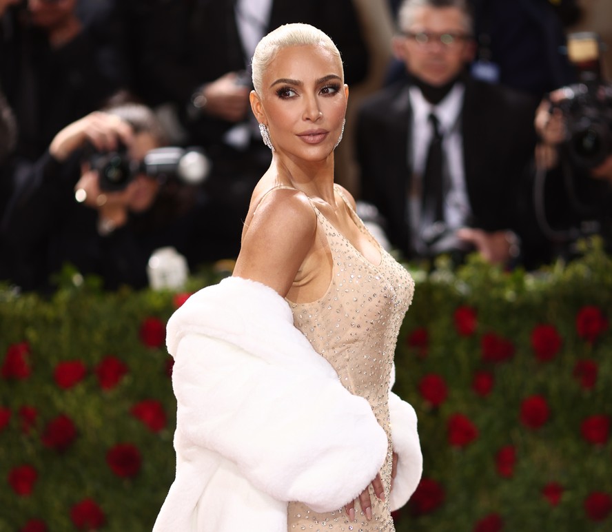 Kim Kardashian expõe arrependimento sobre seu look inspirado em Marilyn ...