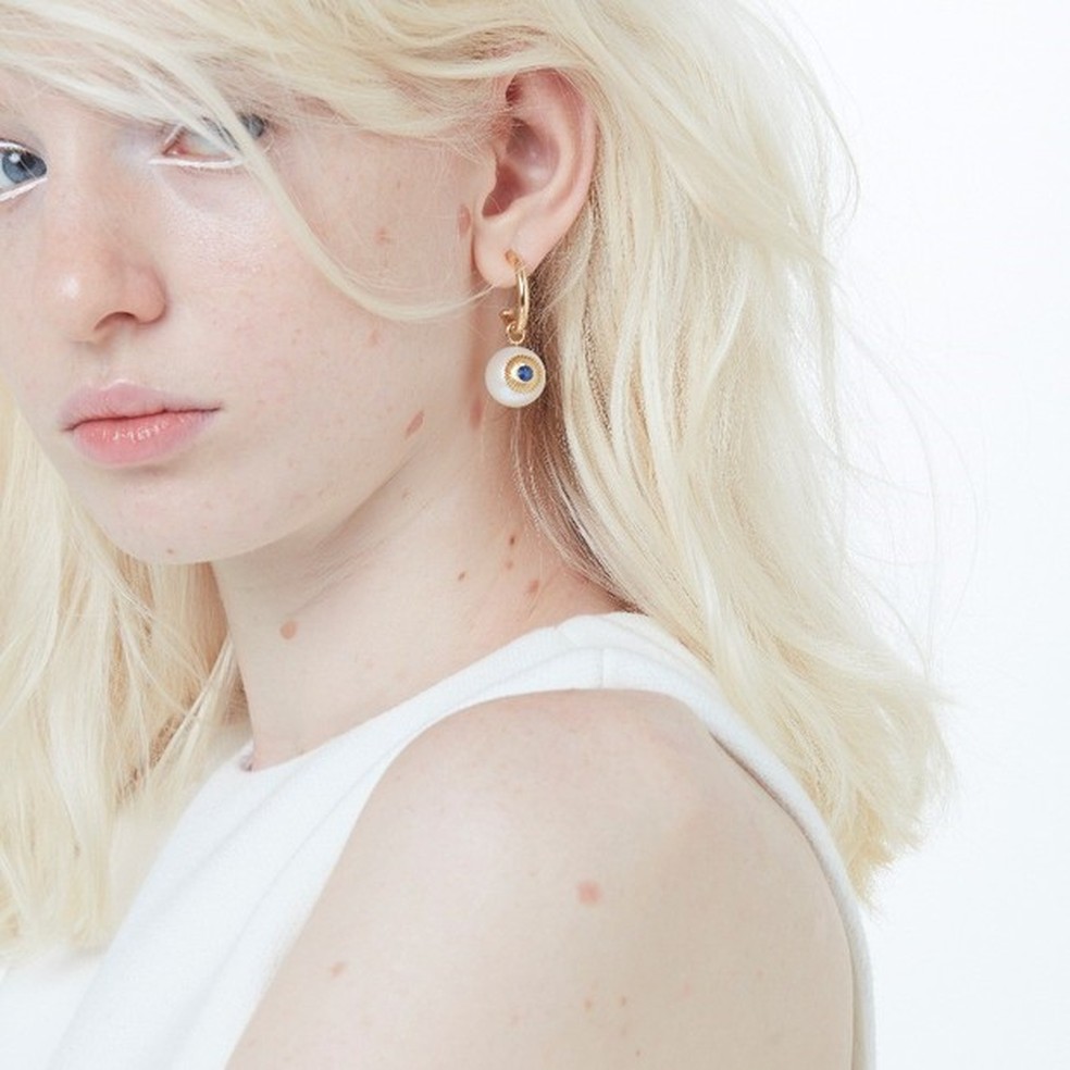 Andrea Colli se inspira em olhos para lançamento de coleção