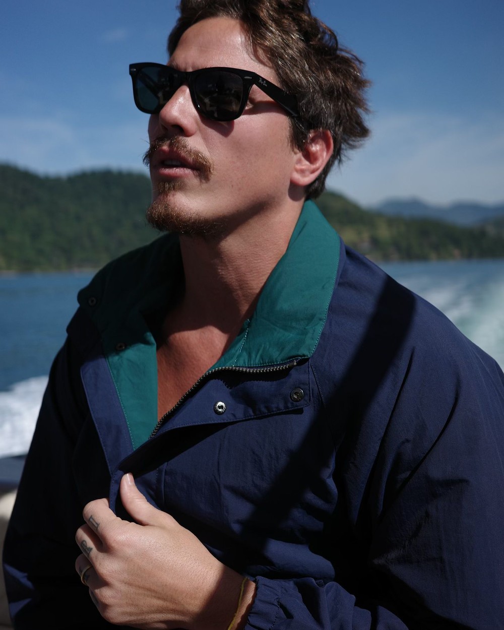 Rômulo Arantes Neto abre álbum de fotos de passeio de barco ao lado de ...