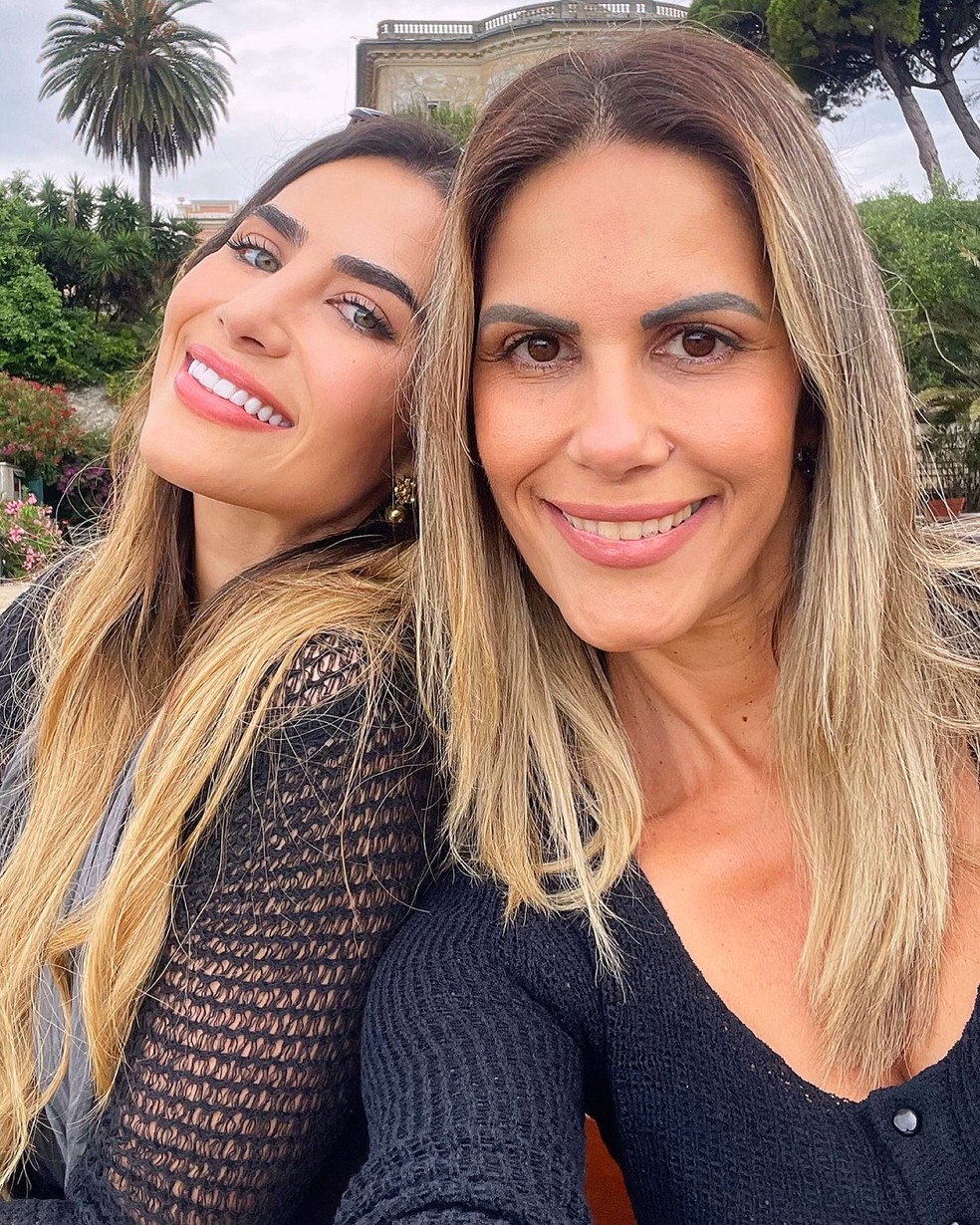 Jéssica Beatriz, filha de Leonardo, aproveita viagem pela Itália com a mãe