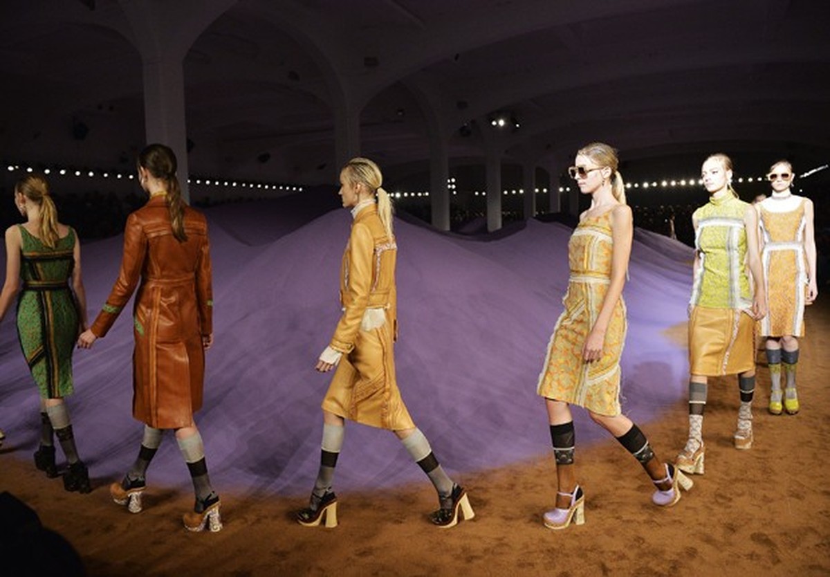 Soundtrack fashion: Prada é aplaudida por trilha sonora de novo desfile