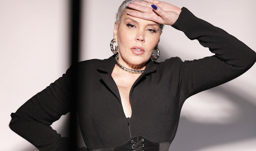 Simony faz reflexão sobre câncer: 'Não sou menos mulher'