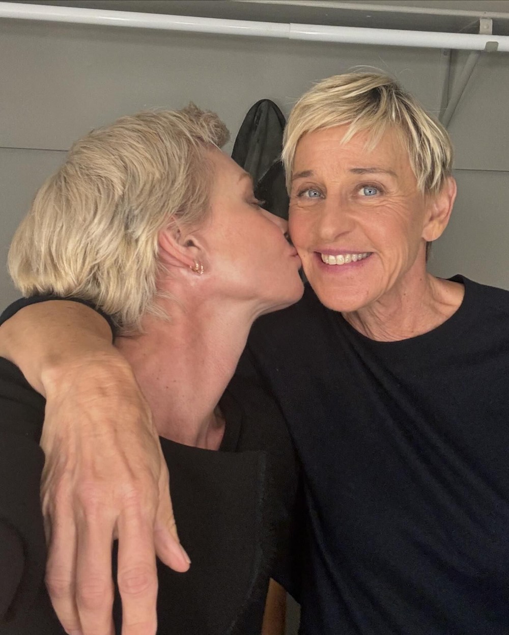 Ellen DeGeneres celebra 68 anos ao lado de Portia de Rossi