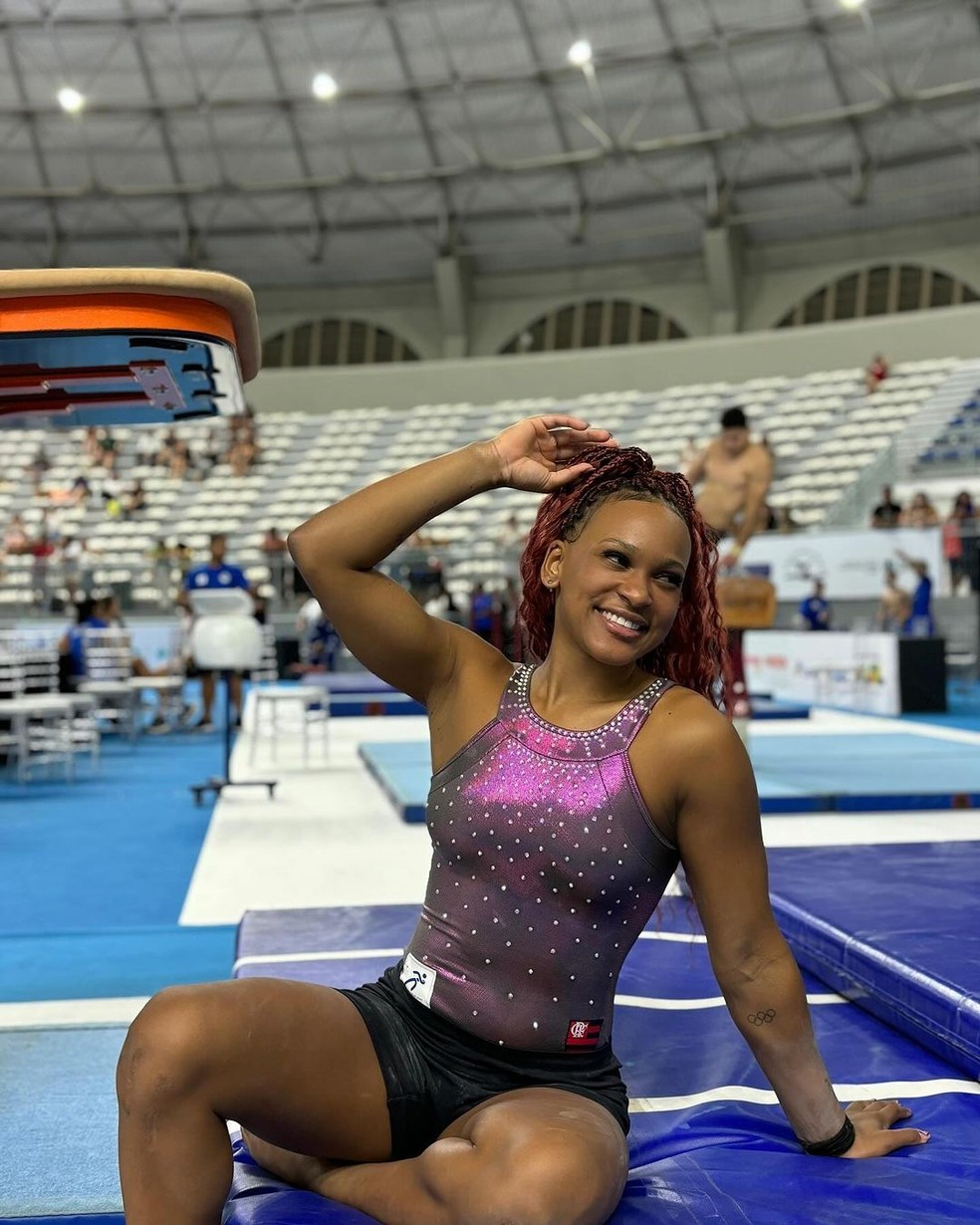 Rebeca Andrade compartilha registro de treino às vésperas de competição ...