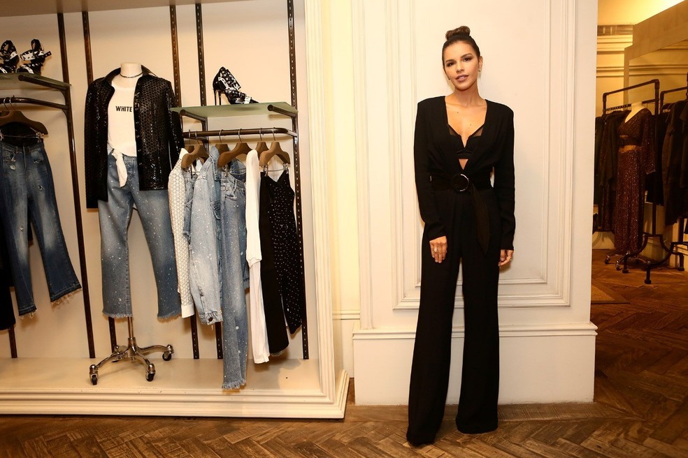 Mariana Rios fala sobre dieta e feminismo com look poderoso em SP