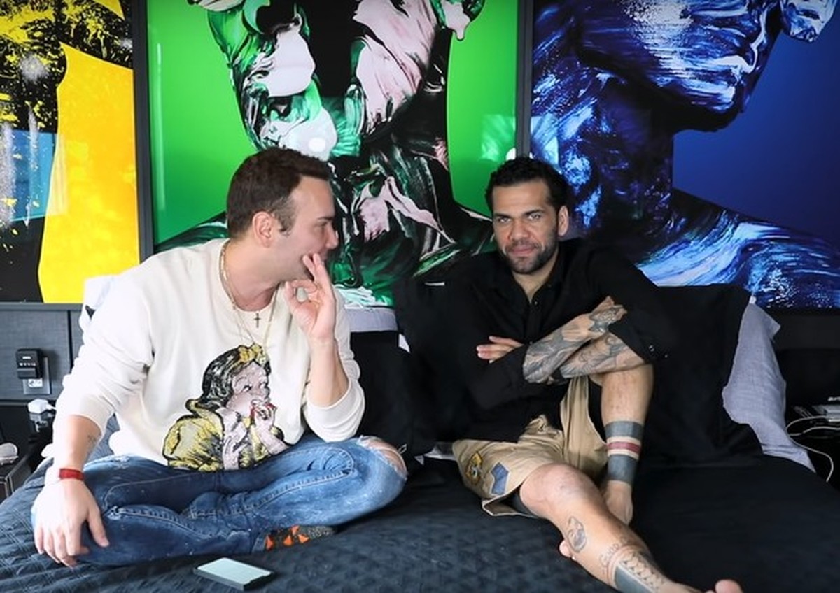 Daniel Alves fala sobre desejo de seguir carreira de músico: ' Tem que ...