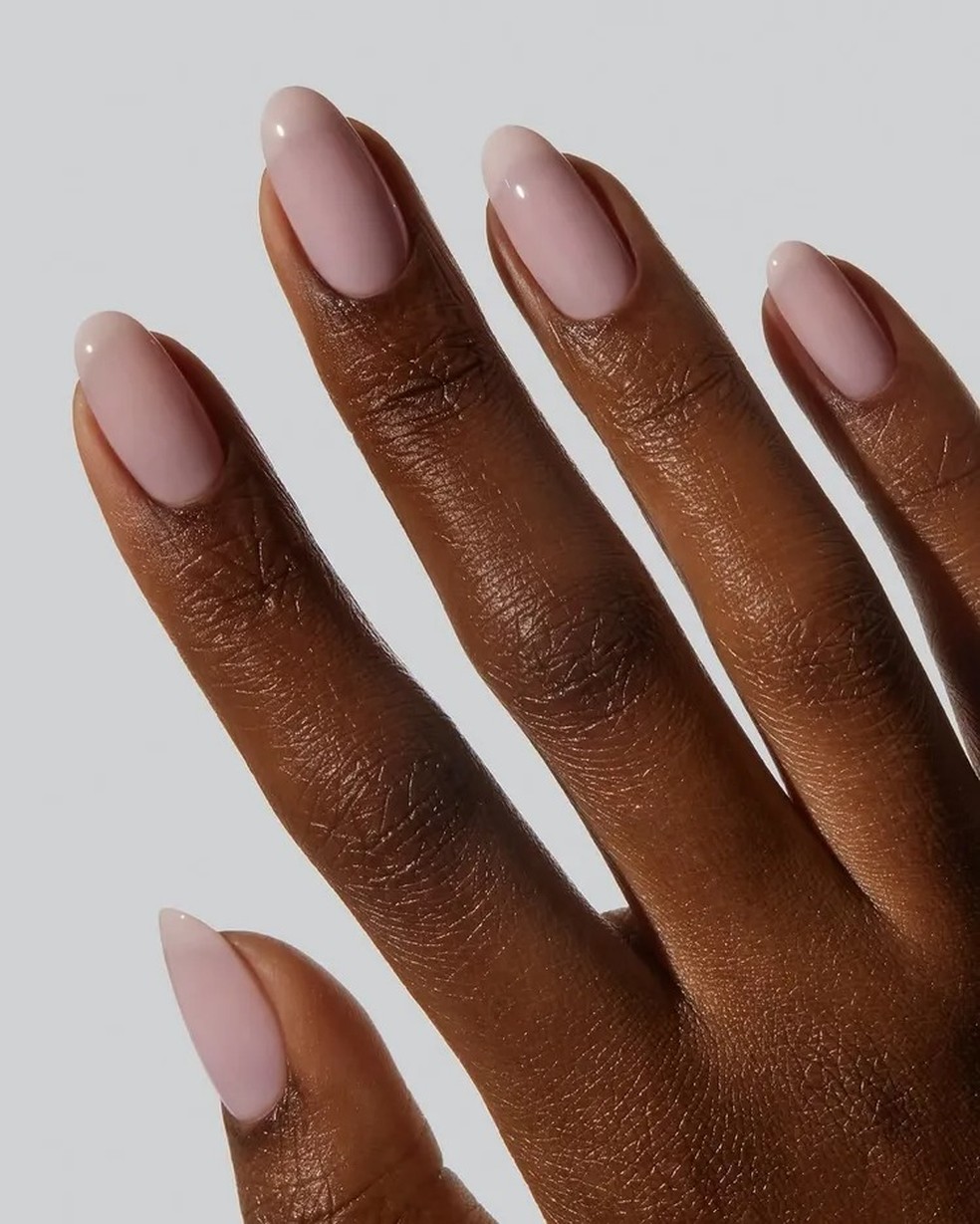 Rosewater nails: a nail art coreana que é tendência nas redes sociais