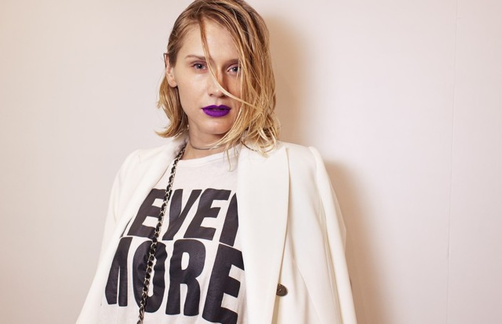 Filhas de Ronaldo assistem a desfile de Celina Locks no SPFW