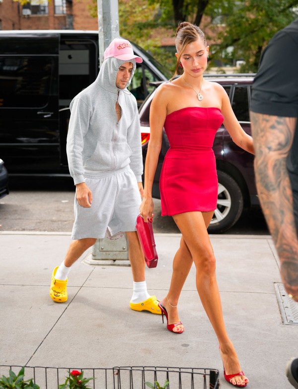 Internet reage a look inusitado de Justin Bieber durante evento da ...